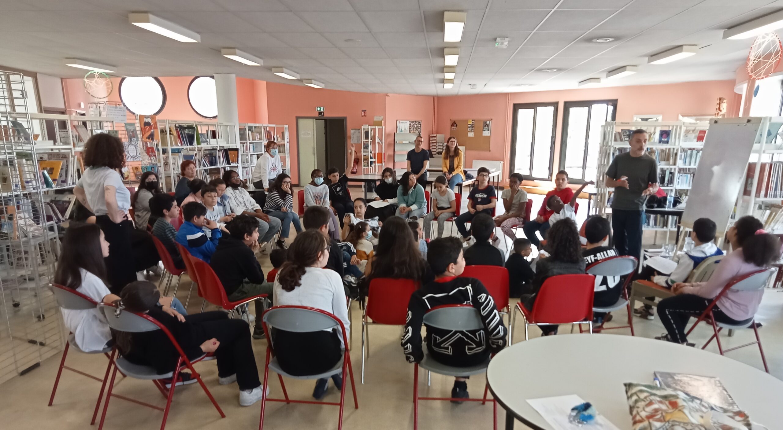 Défi lecture, rencontre des élèves de 6° et l’auteur Karim Ressouni ...