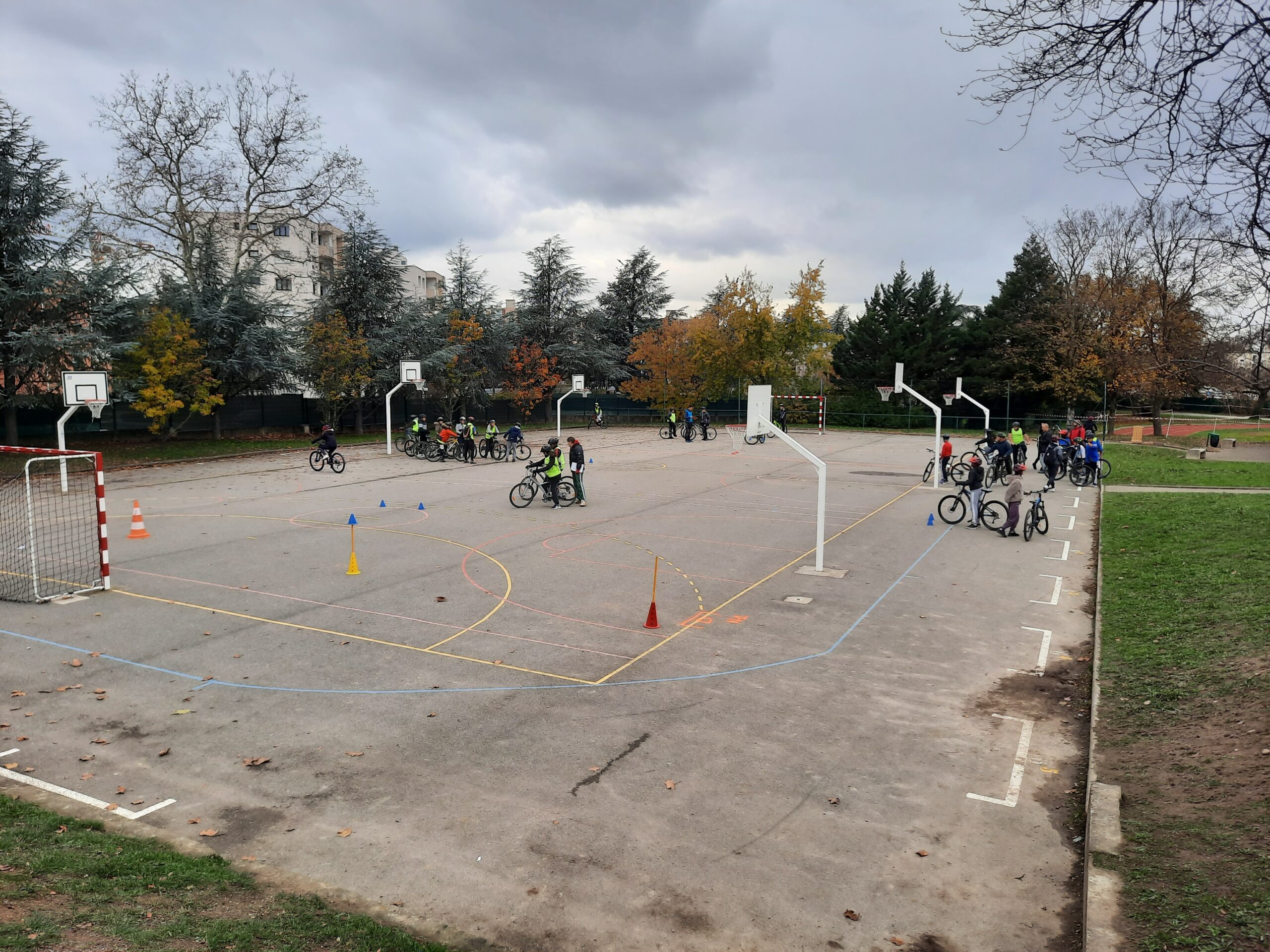 Un bel après-midi de VTT au collège Colette – Site Internet du Collège ...